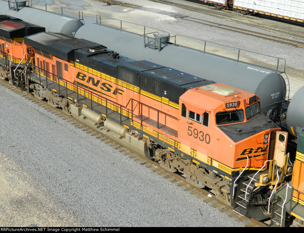 BNSF 5930